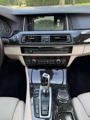Grey BMW 530 2013 in Marijampole, with an engine capacity of 2.99 L and mileage of 270 thousand km for 9300 €, photo 12 on AUTOMOTO.COM.LV