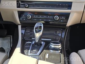 Grey BMW 530 2014 in Riga, with an engine capacity of 3.00 L and mileage of 239 thousand km for 9500 €, photo 11 on AUTOMOTO.COM.LV