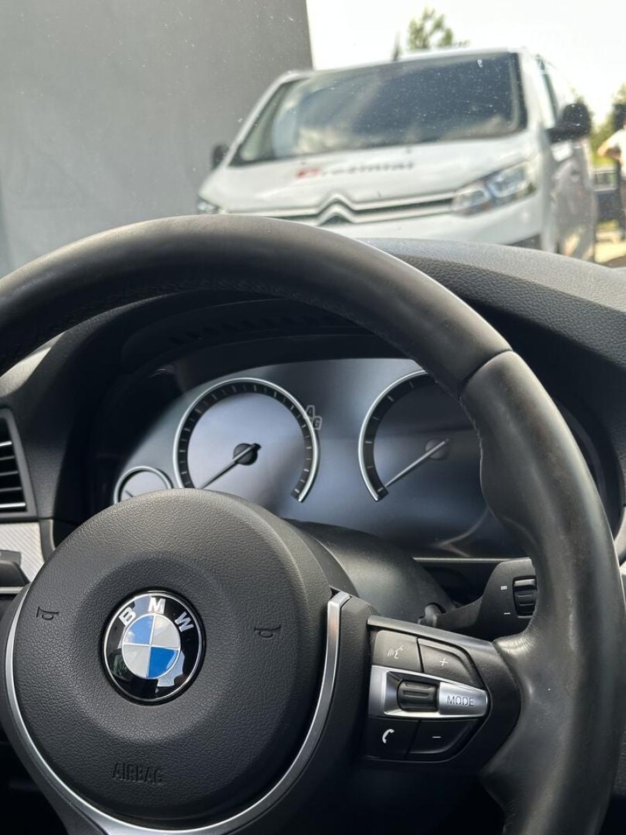 Pelēks BMW 530 2014 Viļņa, ar dzinēja tilpumu 3.00 L un nobraukumu 250 tūkst. km par 11999 €, foto 13 vietnē AUTOMOTO.COM.LV