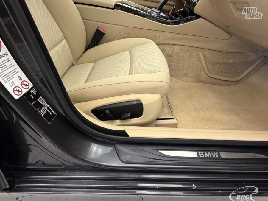 Pelēks BMW 530 2014 Avižieniai, ar dzinēja tilpumu 3.00 L un nobraukumu 256 tūkst. km par 11500 €, foto 7 vietnē AUTOMOTO.COM.LV