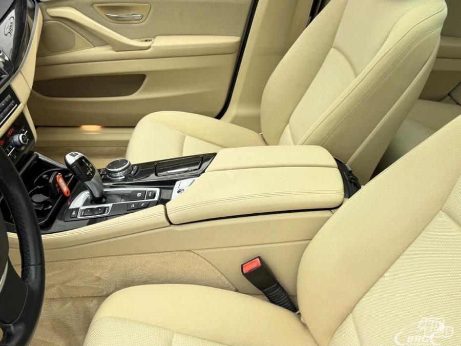 Pelēks BMW 530 2014 Avižieniai, ar dzinēja tilpumu 3.00 L un nobraukumu 256 tūkst. km par 11500 €, foto 25 vietnē AUTOMOTO.COM.LV
