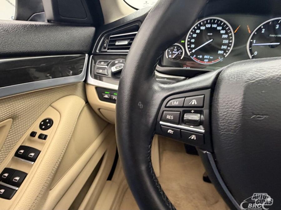 Pelēks BMW 530 2014 Avižieniai, ar dzinēja tilpumu 3.00 L un nobraukumu 256 tūkst. km par 11500 €, foto 33 vietnē AUTOMOTO.COM.LV