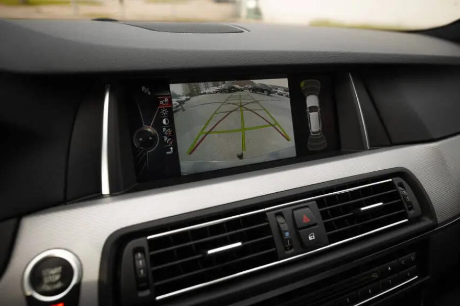 Pelēks BMW 530 2014 Jelgava, ar dzinēja tilpumu 3.00 L un nobraukumu 230 tūkst. km par 15950 €, foto 20 vietnē AUTOMOTO.COM.LV