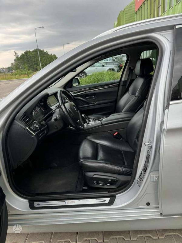 Grey BMW 530 2014 in Vilnius, with an engine capacity of 2.99 L and mileage of 210 thousand km for 10900 €, photo 10 on AUTOMOTO.COM.LV