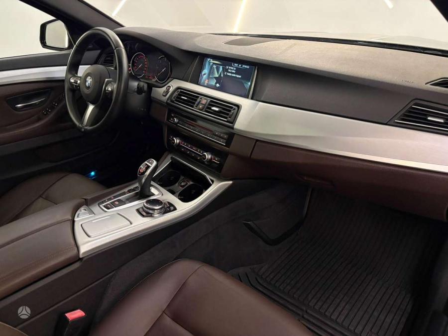 Pelēks BMW 530 2014 Marijampole, ar dzinēja tilpumu 2.99 L un nobraukumu 243 tūkst. km par 11650 €, foto 17 vietnē AUTOMOTO.COM.LV