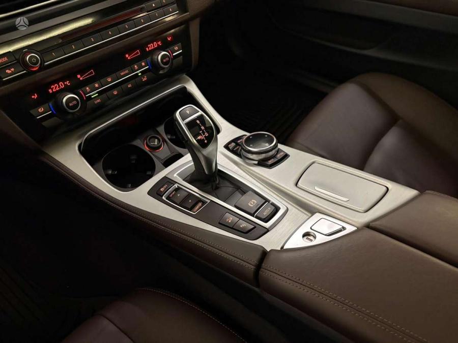 Pelēks BMW 530 2014 Marijampole, ar dzinēja tilpumu 2.99 L un nobraukumu 243 tūkst. km par 11650 €, foto 20 vietnē AUTOMOTO.COM.LV