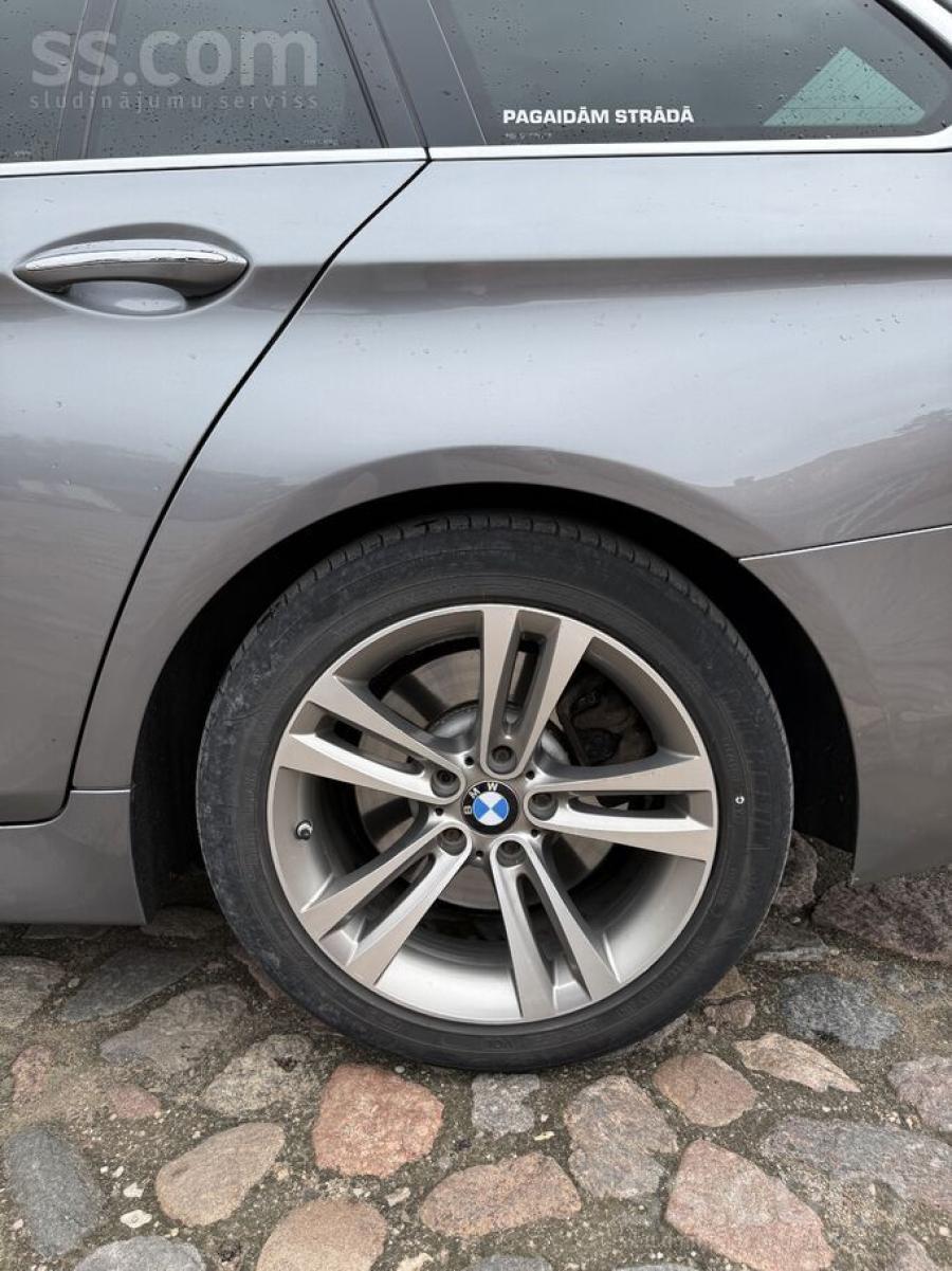 Pelēks BMW 530 2014 Jelgava, ar dzinēja tilpumu 3.00 L un nobraukumu 275 tūkst. km par 12000 €, foto 10 vietnē AUTOMOTO.COM.LV