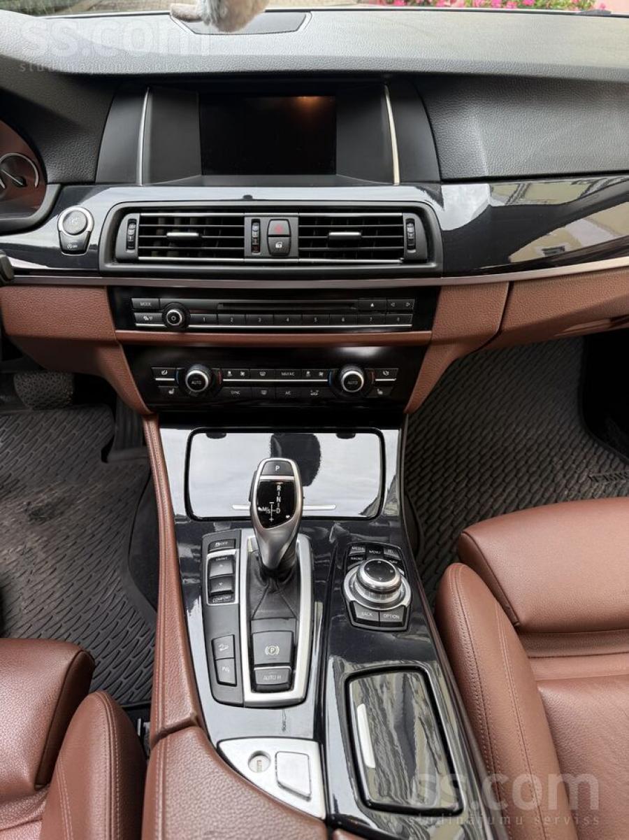 Pelēks BMW 530 2014 Jelgava, ar dzinēja tilpumu 3.00 L un nobraukumu 275 tūkst. km par 12000 €, foto 16 vietnē AUTOMOTO.COM.LV