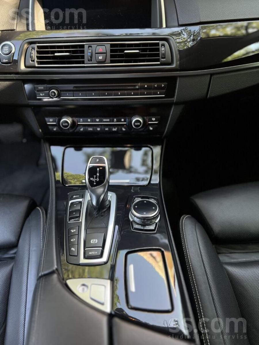 Grey BMW 530 2014 in Riga, with an engine capacity of 3.00 L and mileage of 261 thousand km for 14200 €, photo 12 on AUTOMOTO.COM.LV