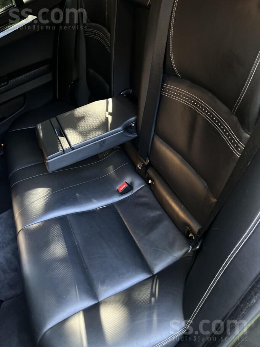 Grey BMW 530 2014 in Riga, with an engine capacity of 3.00 L and mileage of 261 thousand km for 14200 €, photo 13 on AUTOMOTO.COM.LV