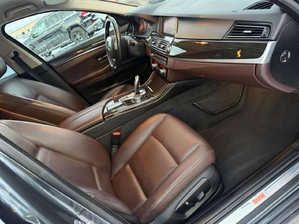 Pelēks BMW 530 2015 Šauļi, ar dzinēja tilpumu 3.00 L un nobraukumu 273 tūkst. km par 10800 €, foto 9 vietnē AUTOMOTO.COM.LV