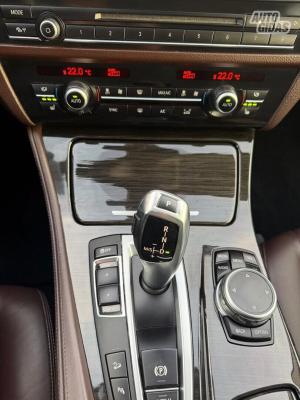 Grey BMW 530 2015 in Siauliai, with an engine capacity of 3.00 L and mileage of 273 thousand km for 10500 €, photo 12 on AUTOMOTO.COM.LV