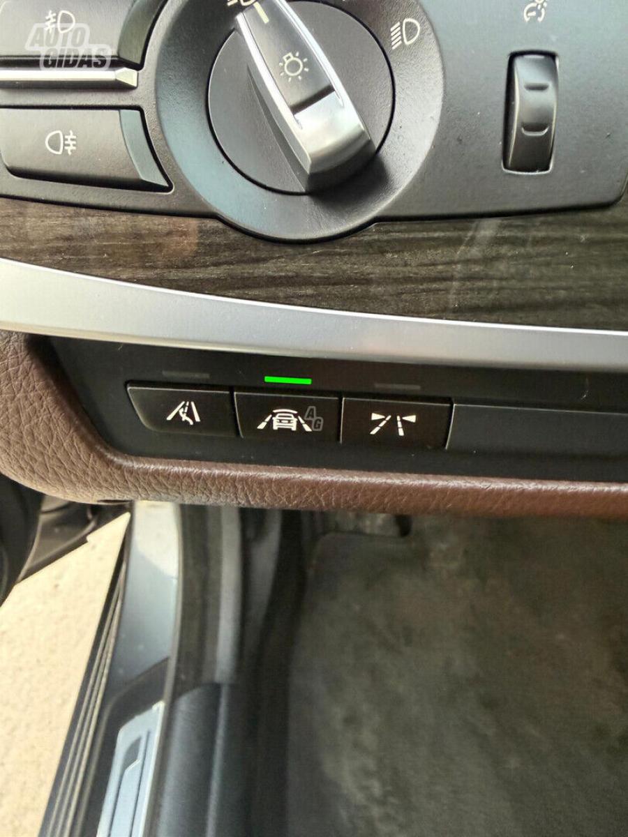 Grey BMW 530 2015 in Siauliai, with an engine capacity of 3.00 L and mileage of 273 thousand km for 10500 €, photo 15 on AUTOMOTO.COM.LV