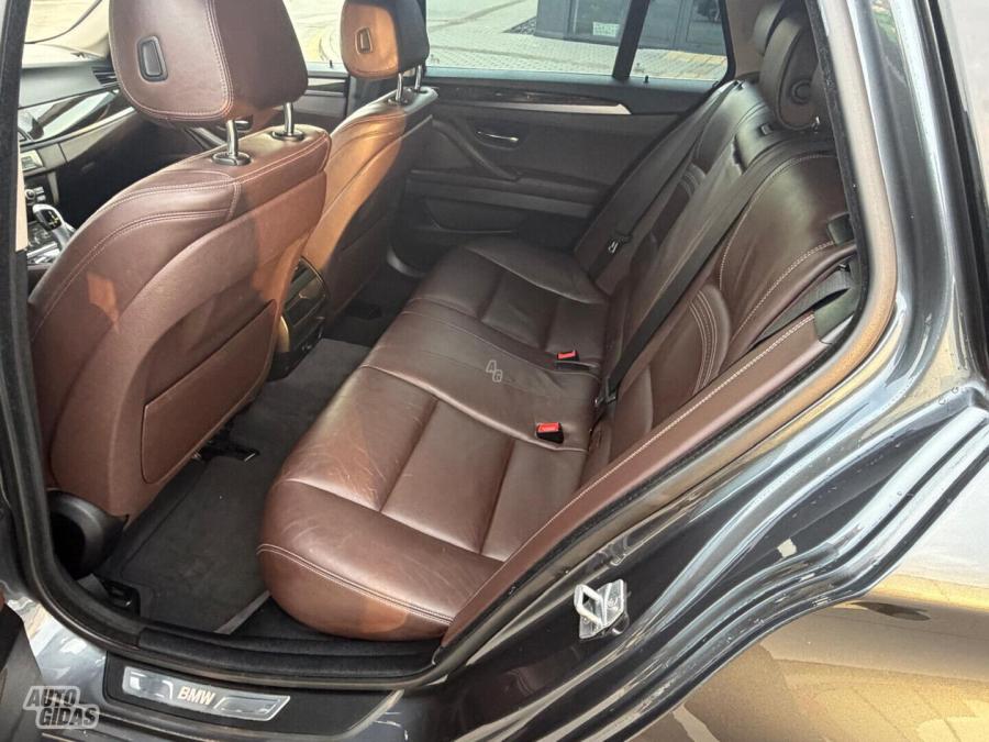 Grey BMW 530 2015 in Siauliai, with an engine capacity of 3.00 L and mileage of 273 thousand km for 10500 €, photo 18 on AUTOMOTO.COM.LV