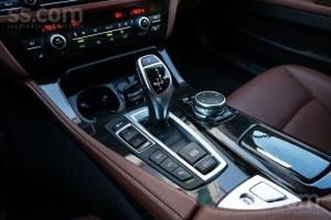 Grey BMW 530 2015 in Riga, with an engine capacity of 3.00 L and mileage of 260 thousand km for 11500 €, photo 14 on AUTOMOTO.COM.LV