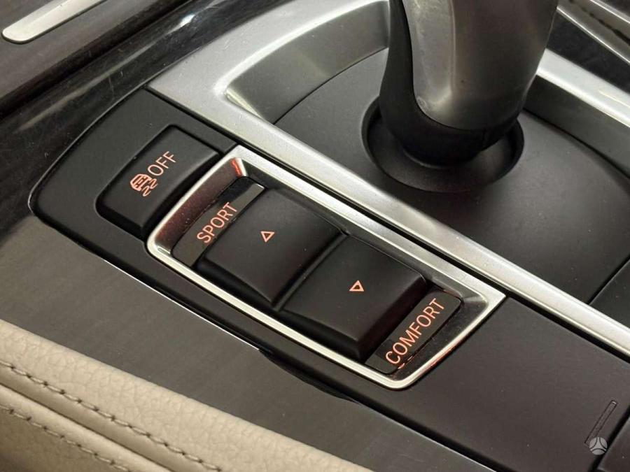 Pelēks BMW 530 2015 Marijampole, ar dzinēja tilpumu 2.99 L un nobraukumu 331 tūkst. km par 10999 €, foto 12 vietnē AUTOMOTO.COM.LV