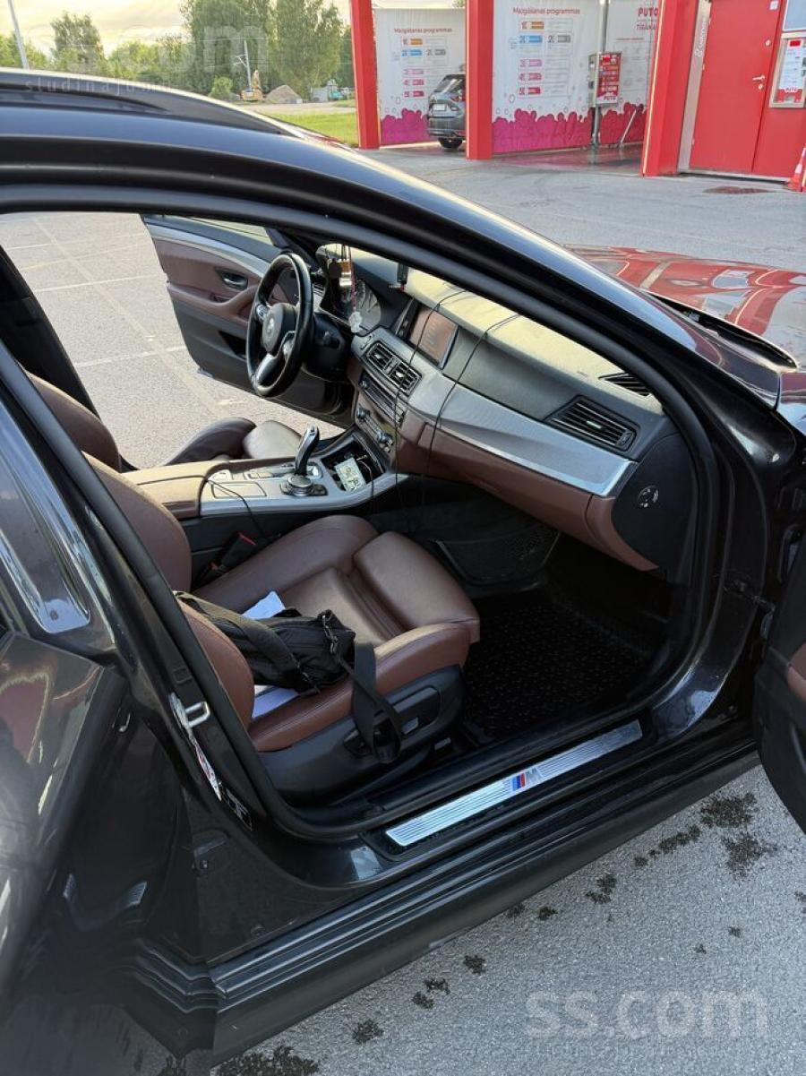 Pelēks BMW 530 2015 Rīga, ar dzinēja tilpumu 3.00 L un nobraukumu 306 tūkst. km par 11490 €, foto 10 vietnē AUTOMOTO.COM.LV
