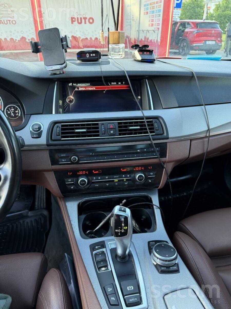 Pelēks BMW 530 2015 Rīga, ar dzinēja tilpumu 3.00 L un nobraukumu 306 tūkst. km par 11490 €, foto 16 vietnē AUTOMOTO.COM.LV