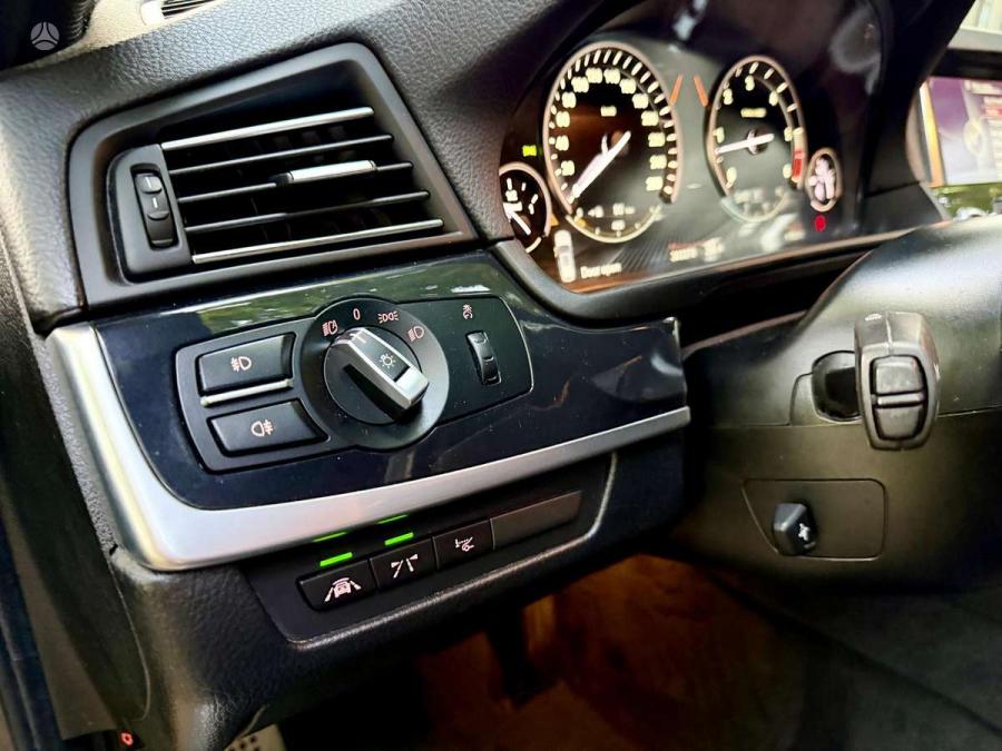 Pelēks BMW 530 2015 Kauņa, ar dzinēja tilpumu 0.00 L un nobraukumu 303 tūkst. km par 10800 €, foto 16 vietnē AUTOMOTO.COM.LV