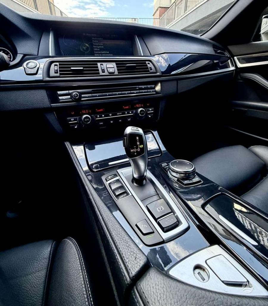 Grey BMW 530 2015 in Kaunas, with an engine capacity of 0.00 L and mileage of 303 thousand km for 9700 €, photo 23 on AUTOMOTO.COM.LV