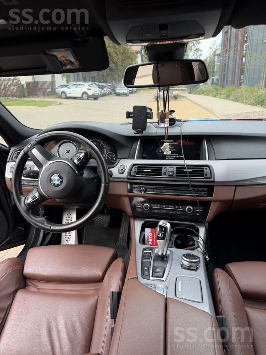 Grey BMW 530 2015 in Riga, with an engine capacity of 3.00 L and mileage of 310 thousand km for 11800 €, photo 10 on AUTOMOTO.COM.LV