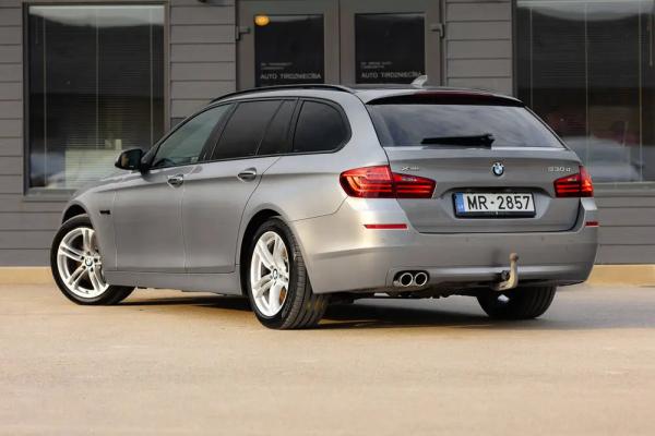 Pelēks BMW 530 2016 Jelgava, ar dzinēja tilpumu 3.00 L un nobraukumu 269 tūkst. km par 12650 €, foto 2 vietnē AUTOMOTO.COM.LV