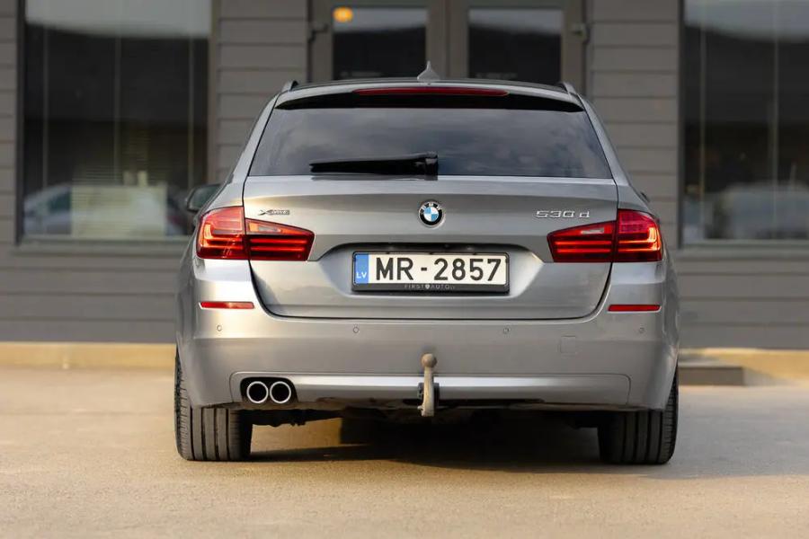 Grey BMW 530 2016 in Jelgava, with an engine capacity of 3.00 L and mileage of 269 thousand km for 12650 €, photo 8 on AUTOMOTO.COM.LV