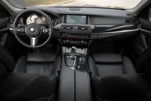 Grey BMW 530 2016 in Jelgava, with an engine capacity of 3.00 L and mileage of 269 thousand km for 12650 €, photo 9 on AUTOMOTO.COM.LV
