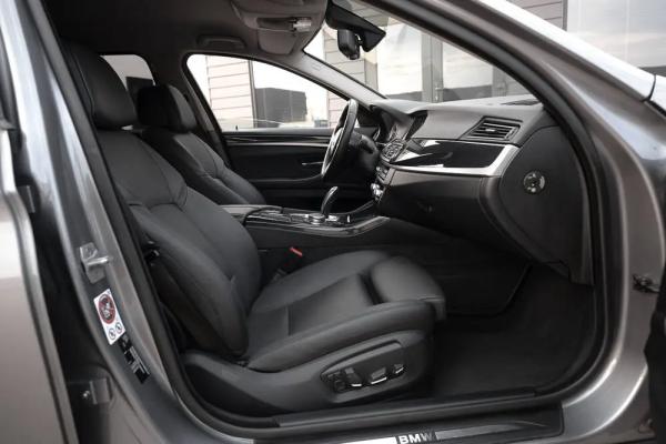 Pelēks BMW 530 2016 Jelgava, ar dzinēja tilpumu 3.00 L un nobraukumu 269 tūkst. km par 12650 €, foto 9 vietnē AUTOMOTO.COM.LV