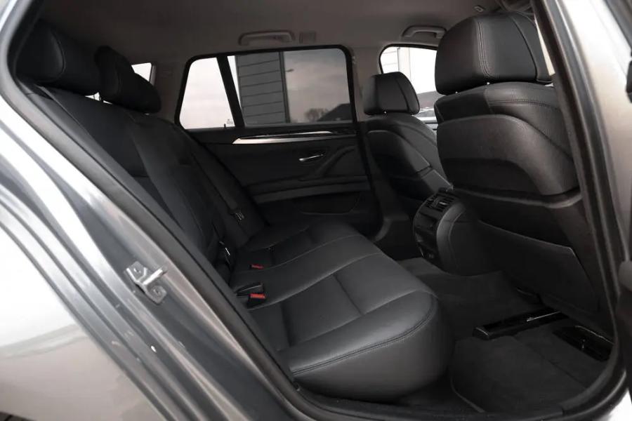 Grey BMW 530 2016 in Jelgava, with an engine capacity of 3.00 L and mileage of 269 thousand km for 12650 €, photo 11 on AUTOMOTO.COM.LV