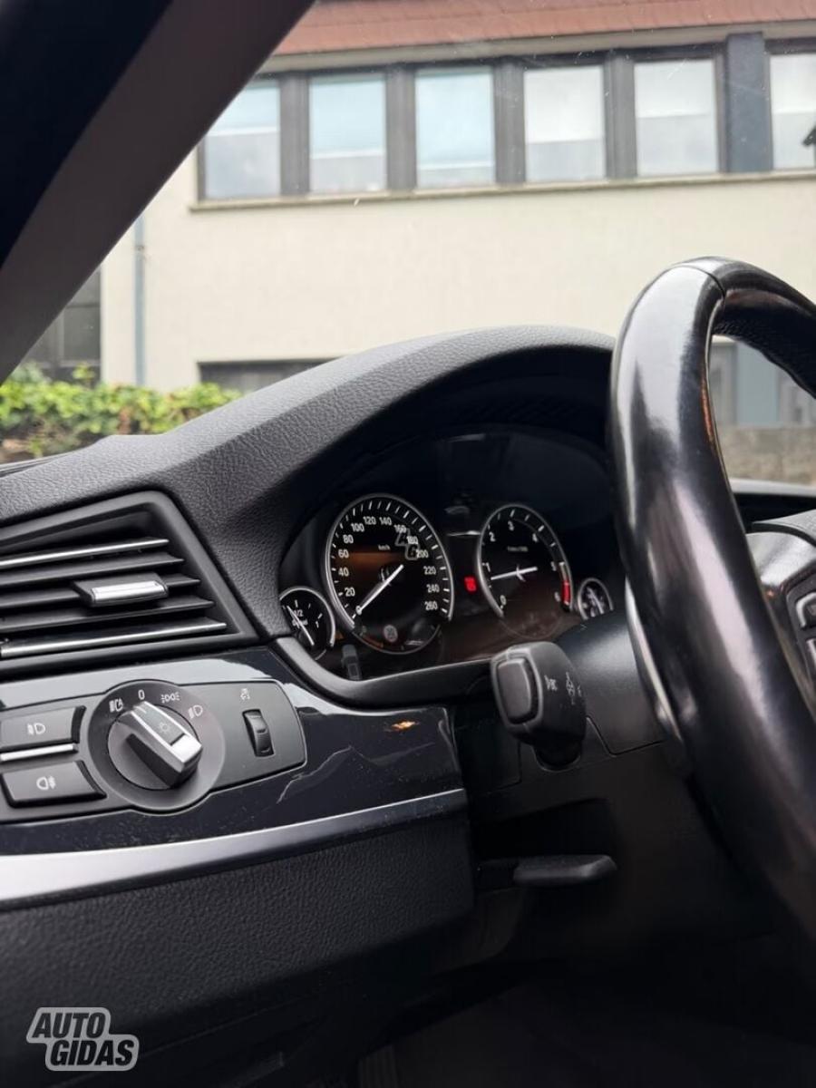 Pelēks BMW 530 2016 Kauņa, ar dzinēja tilpumu 3.00 L un nobraukumu 160 tūkst. km par 19000 €, foto 20 vietnē AUTOMOTO.COM.LV
