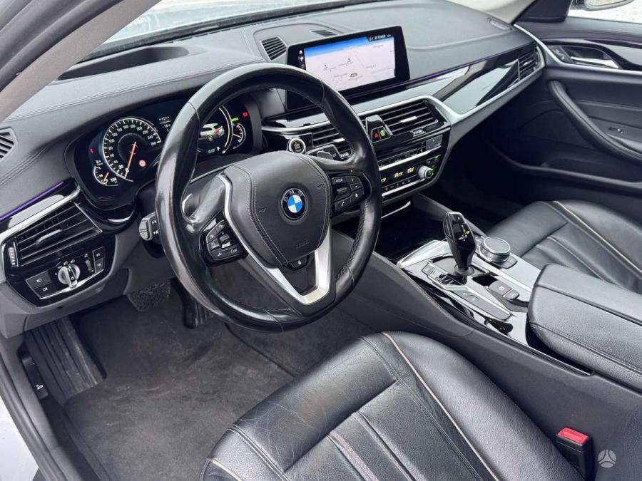 Pelēks BMW 530 2017 Viļņa, ar dzinēja tilpumu 3.00 L un nobraukumu 177 tūkst. km par 19990 €, foto 13 vietnē AUTOMOTO.COM.LV