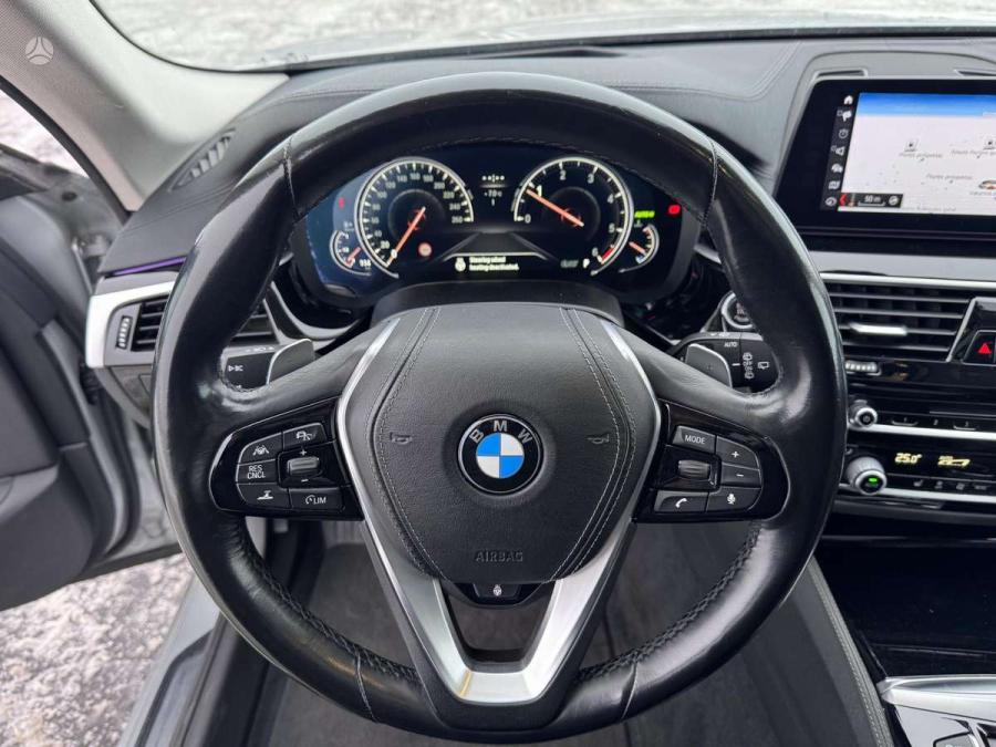 Pelēks BMW 530 2017 Viļņa, ar dzinēja tilpumu 3.00 L un nobraukumu 177 tūkst. km par 19990 €, foto 18 vietnē AUTOMOTO.COM.LV