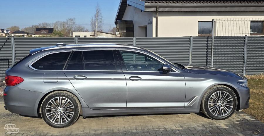 Grey BMW 530 2017 in Siauliai, with an engine capacity of 3.00 L and mileage of 304 thousand km for 18500 €, photo 12 on AUTOMOTO.COM.LV