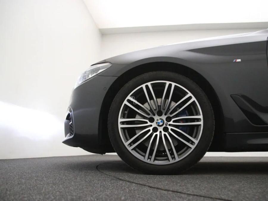Pelēks BMW 530 2017 Viļņa, ar dzinēja tilpumu 2.00 L un nobraukumu 239 tūkst. km par 19199 €, foto 29 vietnē AUTOMOTO.COM.LV