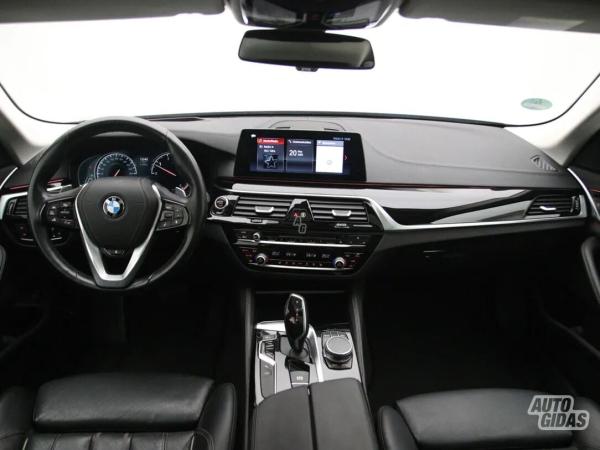 Grey BMW 530 2017 in Vilnius, with an engine capacity of 3.00 L and mileage of 205 thousand km for 19999 €, photo 2 on AUTOMOTO.COM.LV