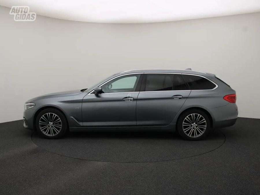 Grey BMW 530 2017 in Vilnius, with an engine capacity of 3.00 L and mileage of 243 thousand km for 19799 €, photo 7 on AUTOMOTO.COM.LV