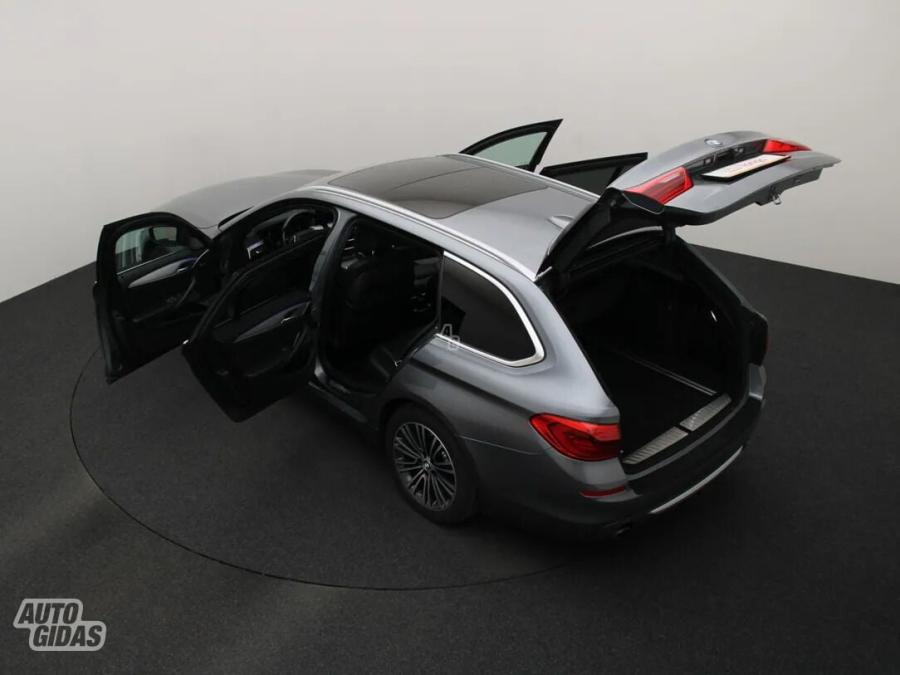 Grey BMW 530 2017 in Vilnius, with an engine capacity of 3.00 L and mileage of 243 thousand km for 19799 €, photo 14 on AUTOMOTO.COM.LV