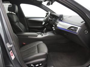 Grey BMW 530 2017 in Vilnius, with an engine capacity of 3.00 L and mileage of 243 thousand km for 19799 €, photo 15 on AUTOMOTO.COM.LV