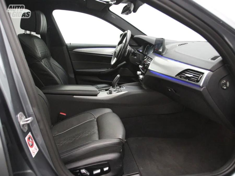 Grey BMW 530 2017 in Vilnius, with an engine capacity of 3.00 L and mileage of 243 thousand km for 19799 €, photo 15 on AUTOMOTO.COM.LV
