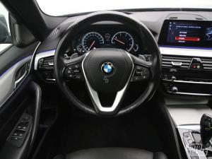 Grey BMW 530 2017 in Vilnius, with an engine capacity of 3.00 L and mileage of 243 thousand km for 19799 €, photo 18 on AUTOMOTO.COM.LV