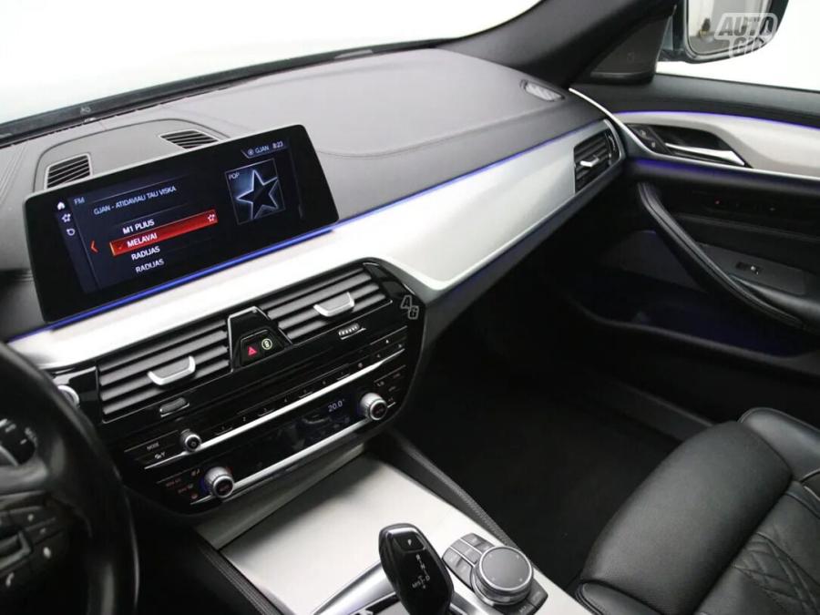 Grey BMW 530 2017 in Vilnius, with an engine capacity of 3.00 L and mileage of 243 thousand km for 19799 €, photo 22 on AUTOMOTO.COM.LV
