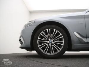 Grey BMW 530 2017 in Vilnius, with an engine capacity of 3.00 L and mileage of 243 thousand km for 19799 €, photo 29 on AUTOMOTO.COM.LV