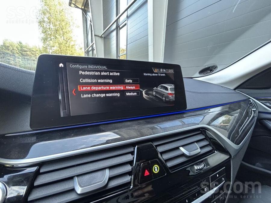 Pelēks BMW 530 2017 Talsi, ar dzinēja tilpumu 3.00 L un nobraukumu 0 tūkst. km par 17990 €, foto 24 vietnē AUTOMOTO.COM.LV