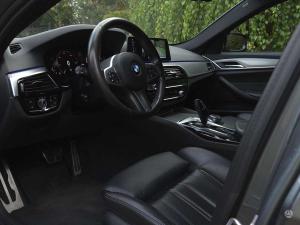 Grey BMW 530 2017 in Kaunas, with an engine capacity of 3.00 L and mileage of 279 thousand km for 19950 €, photo 10 on AUTOMOTO.COM.LV