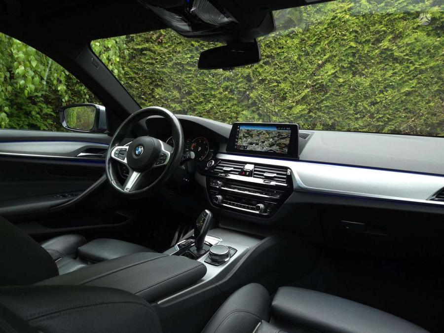 Grey BMW 530 2017 in Kaunas, with an engine capacity of 3.00 L and mileage of 279 thousand km for 19950 €, photo 16 on AUTOMOTO.COM.LV