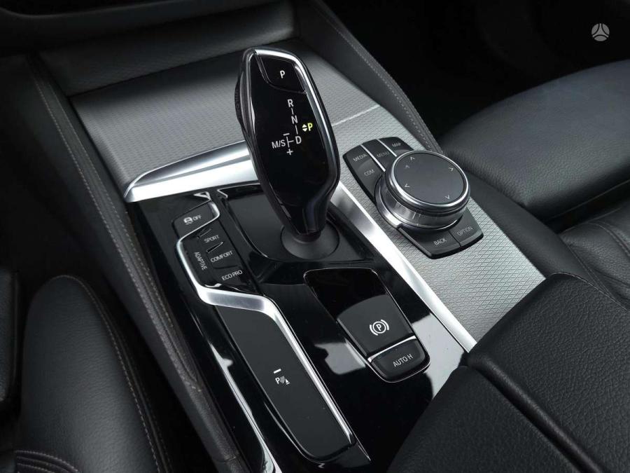 Grey BMW 530 2017 in Kaunas, with an engine capacity of 3.00 L and mileage of 279 thousand km for 19950 €, photo 25 on AUTOMOTO.COM.LV