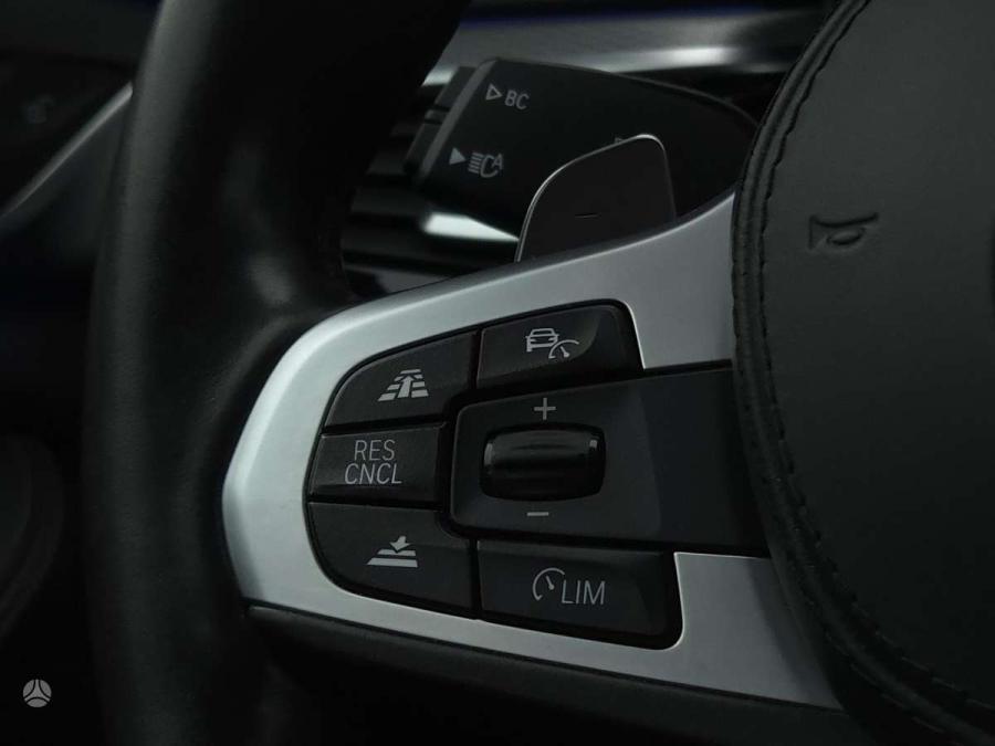 Grey BMW 530 2017 in Kaunas, with an engine capacity of 3.00 L and mileage of 279 thousand km for 19950 €, photo 27 on AUTOMOTO.COM.LV