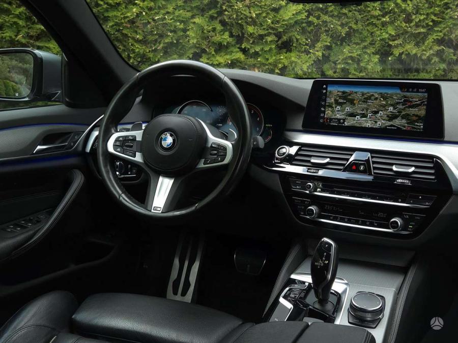 Grey BMW 530 2017 in Kaunas, with an engine capacity of 3.00 L and mileage of 279 thousand km for 19950 €, photo 28 on AUTOMOTO.COM.LV