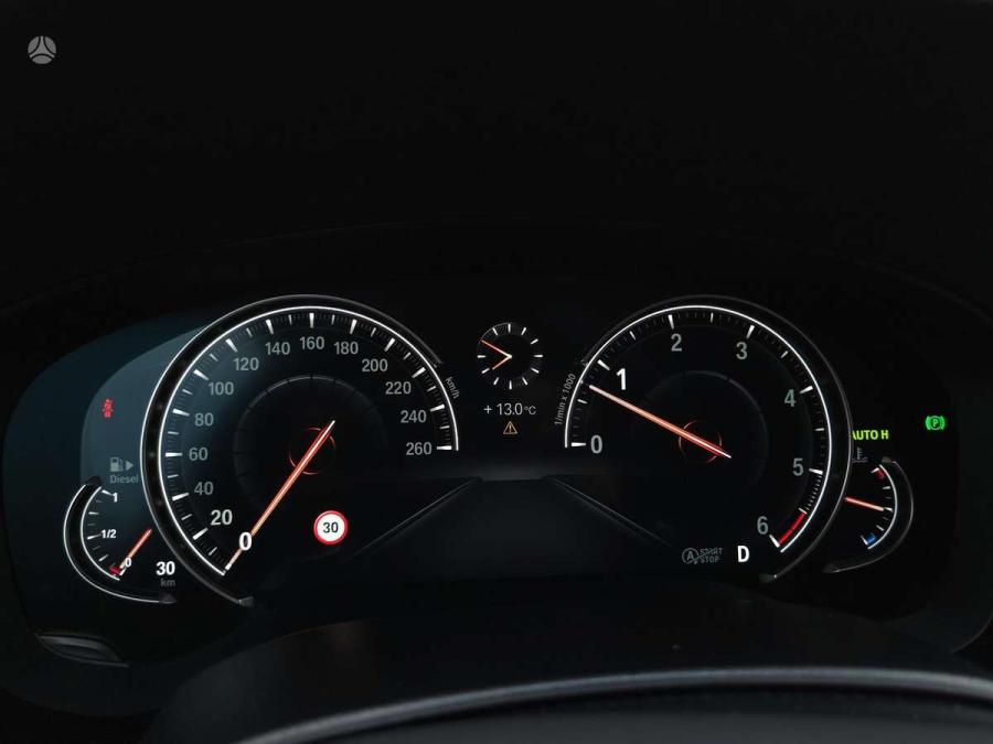 Grey BMW 530 2017 in Kaunas, with an engine capacity of 3.00 L and mileage of 279 thousand km for 19950 €, photo 33 on AUTOMOTO.COM.LV